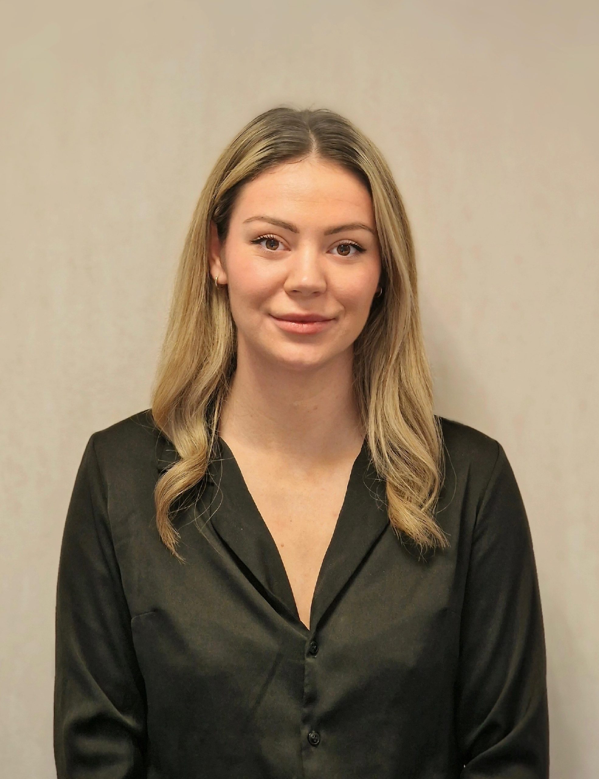 Andrew Perring - Lloyd Barnes