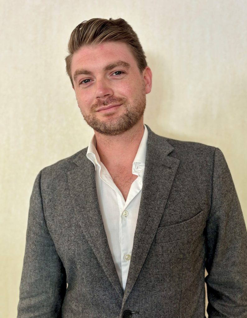 Alex Brown - Lloyd Barnes